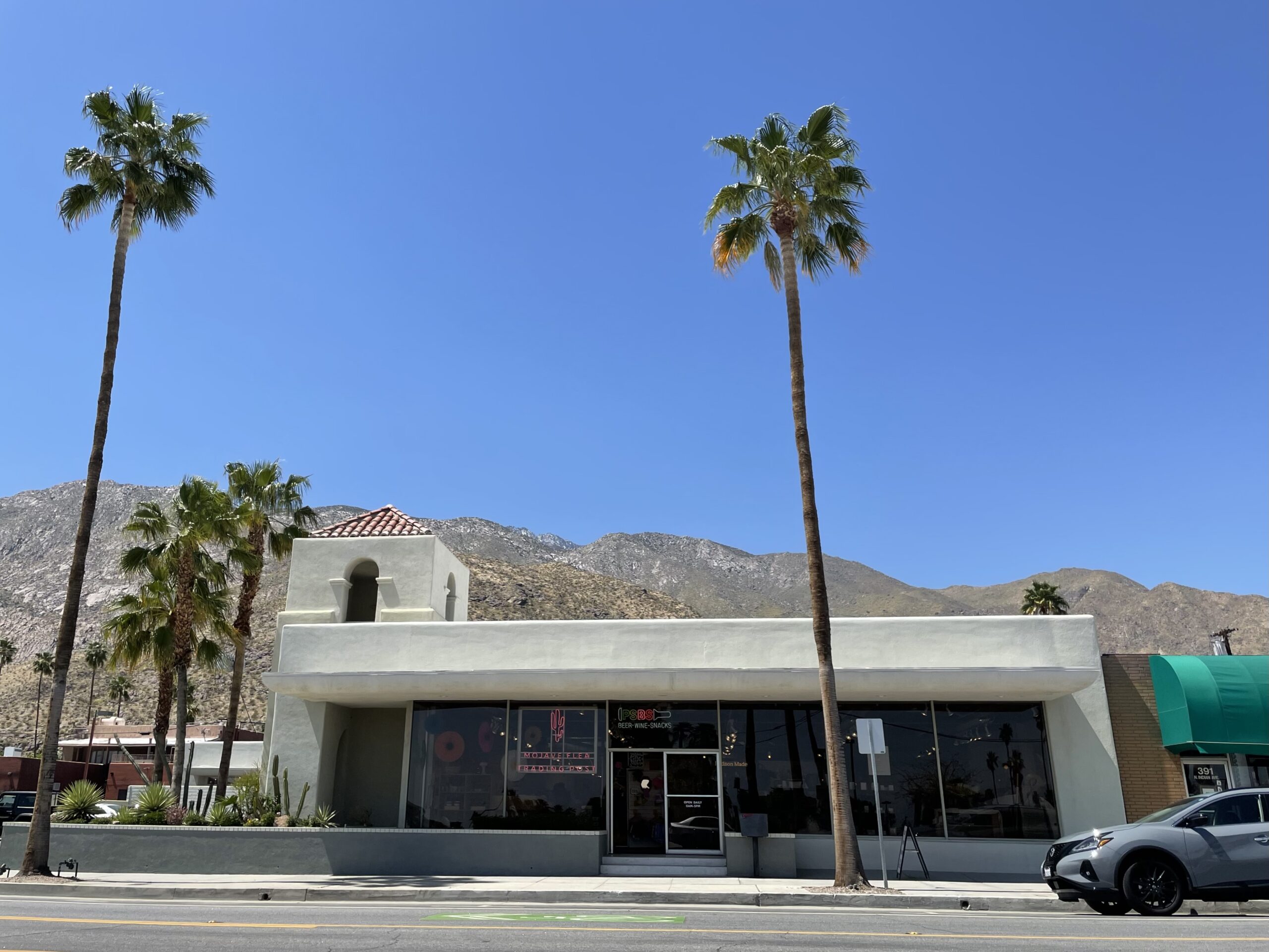 Walkthrough: Mojave Flea Trading Post Palm Springs